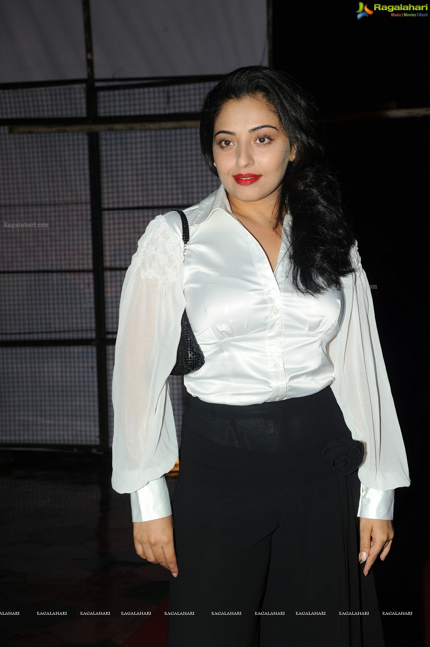 Satin---- satin lover knows how it feels - Printable Version